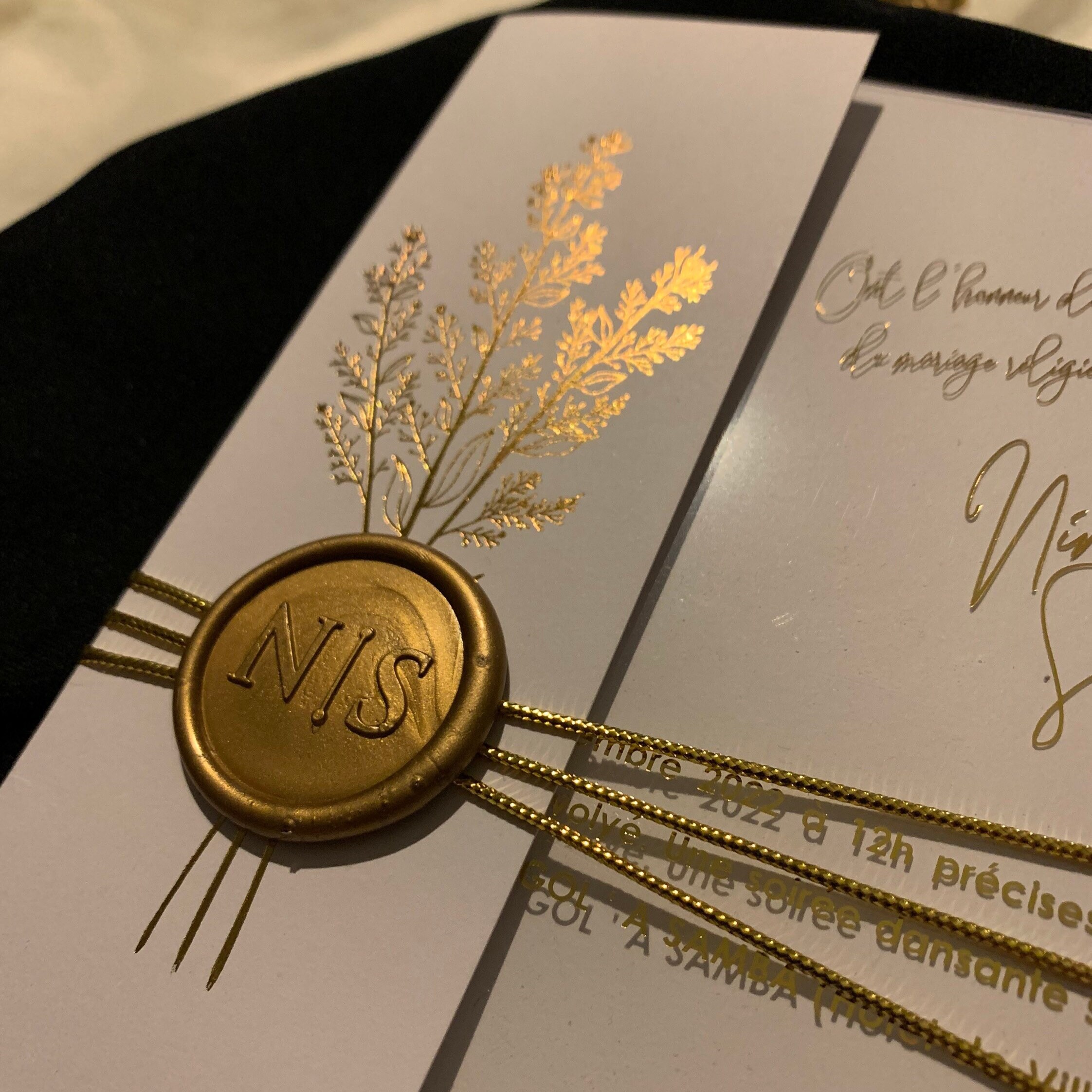 Elegant Gold Foil Acrylic Wedding Invitation Set With Rope and Seal Wax ...