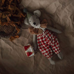 Linen Circus Mouse Toy, Mini Clown Doll, Circus Room Decor - Etsy