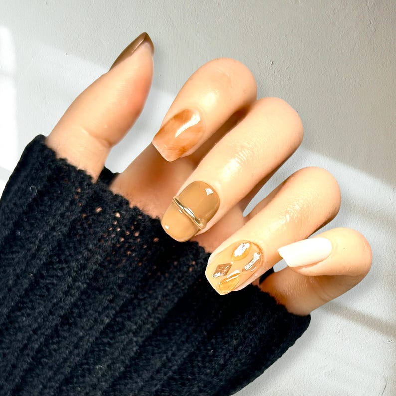 Caramel Brown Press Ons Nails Short Square Nail Set With Glitter Design ...