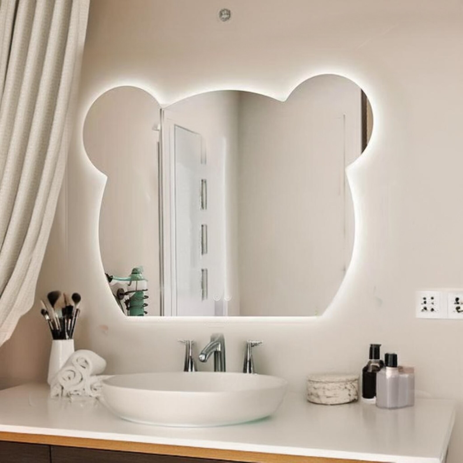 Adorable Bear Shaped Mirror With LED Light, Perfect for Kids' Rooms and ...