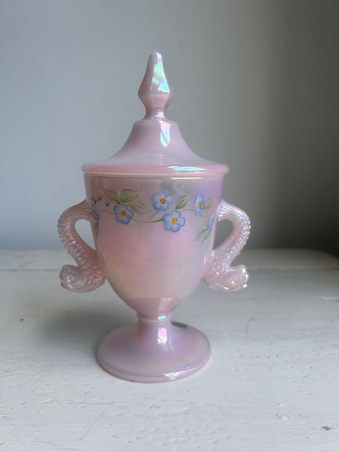 Vintage Fenton Shell Pink Opalescent Iridescent Hand-painted in USA ...