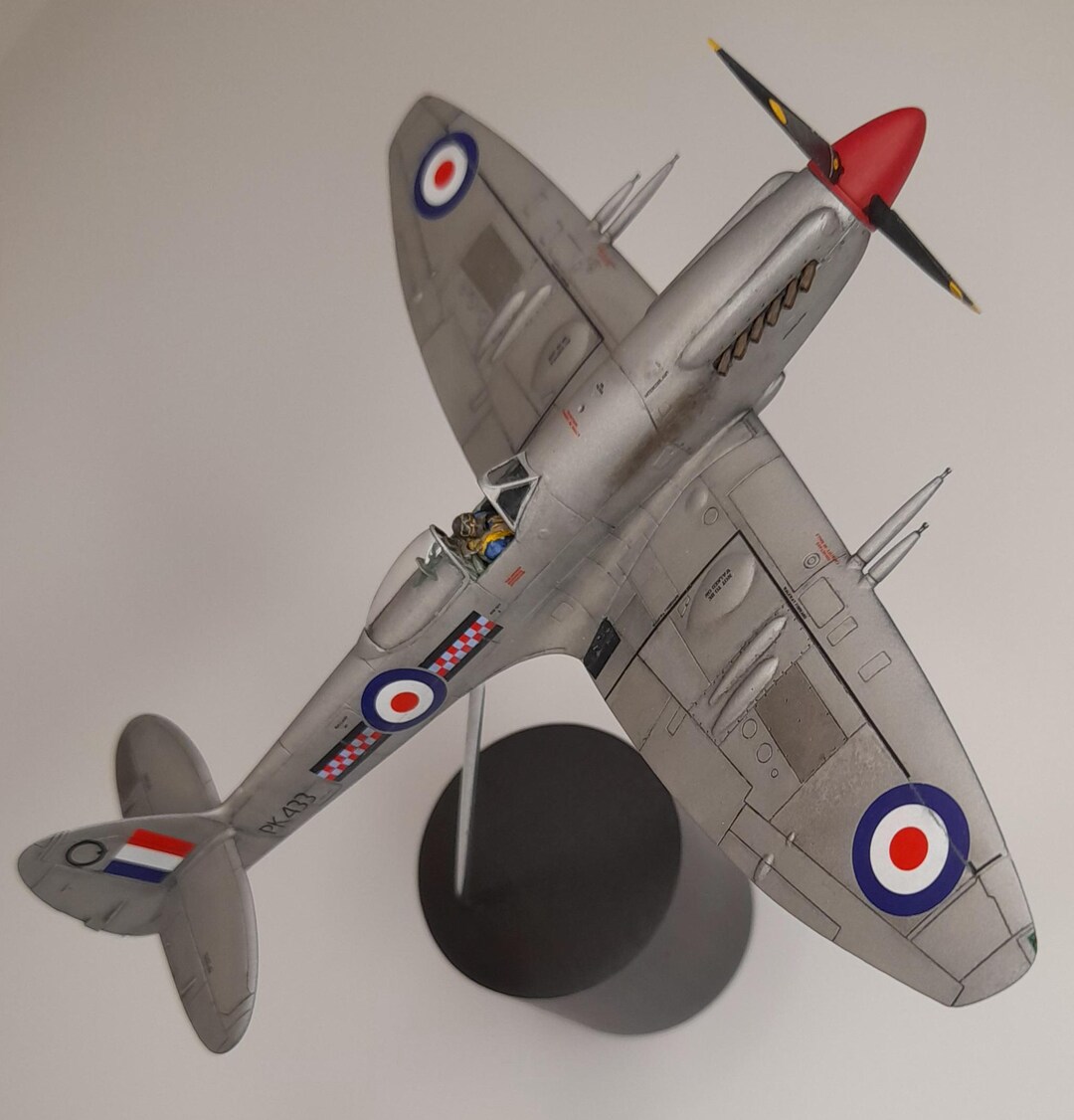 Pro Built Spitfire F Mark 22 British RAF Fighter 1/72 Scale Airfix Model Kit for Collectors - Etsy