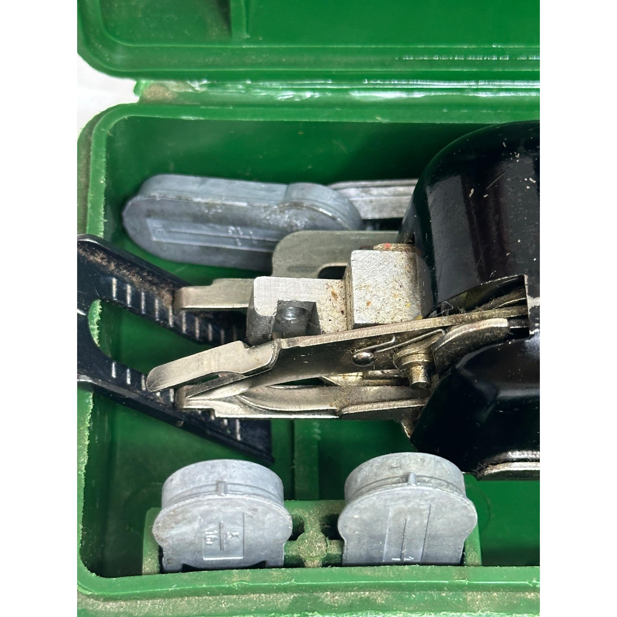Vintage Singer Buttonholer Sewing Machine Attachment – Green Case W ...