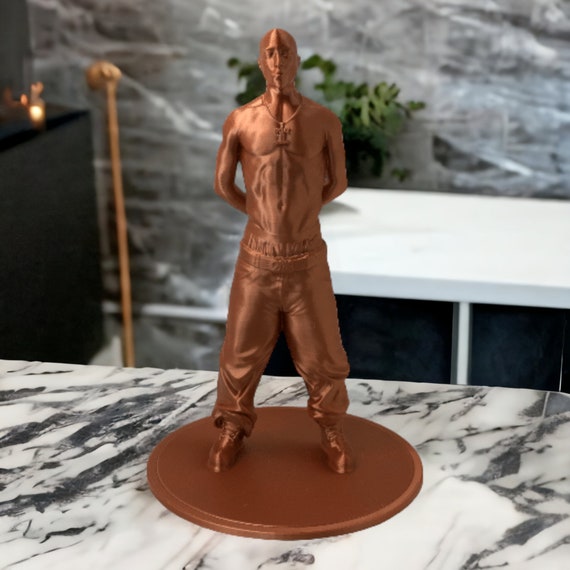 Tupac Amaru Shakur Statue