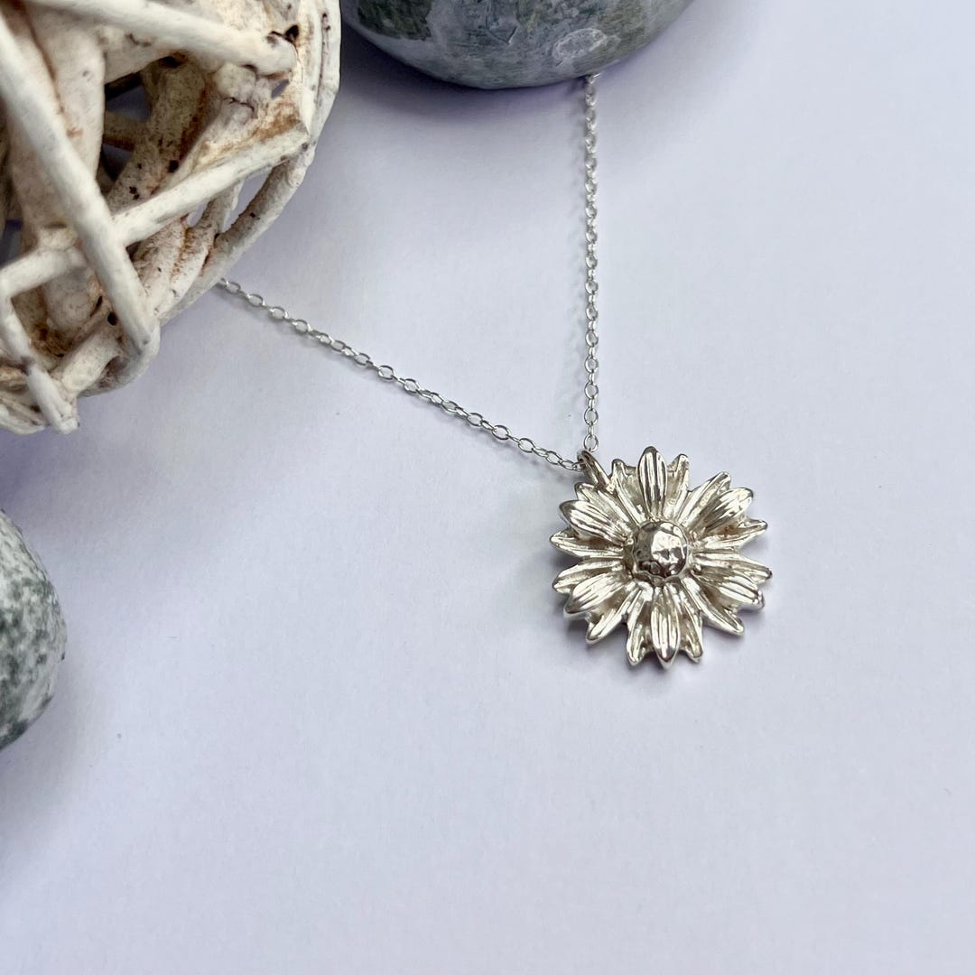 Silver Daisy Flower Necklace Pendant, Handmade Floral Jewellery Gift - Etsy