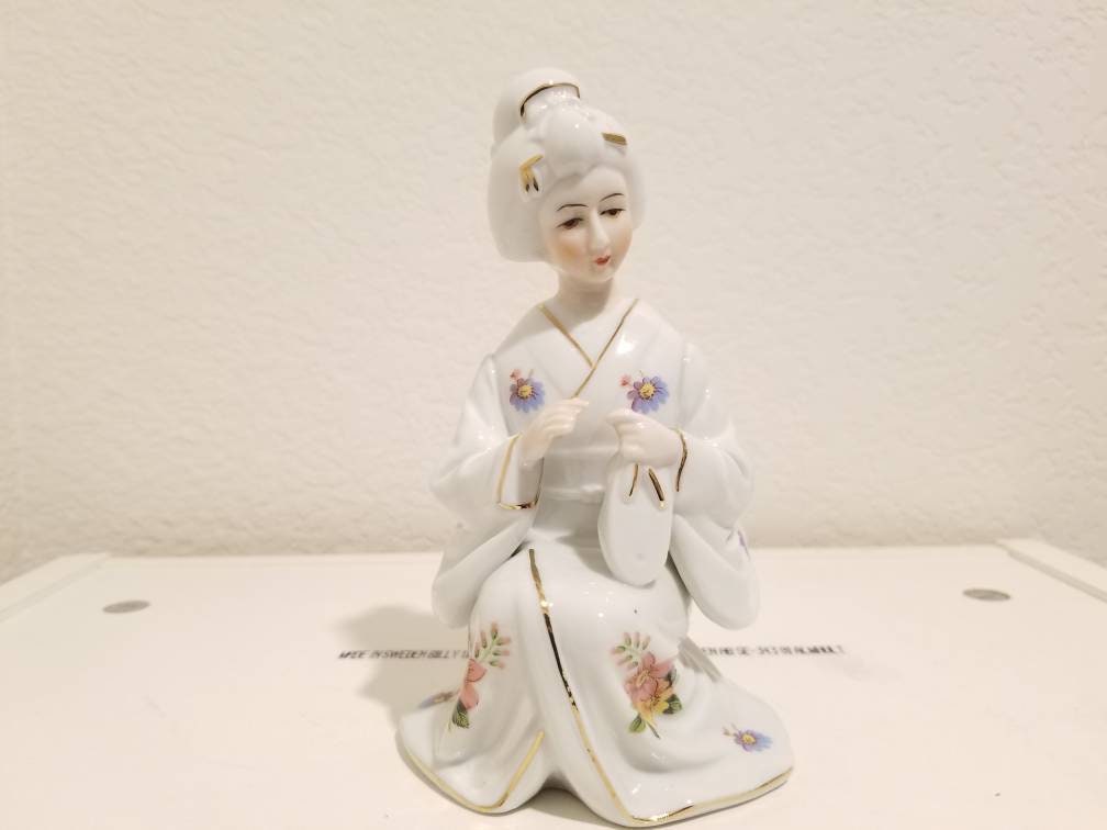 Set of 2 Vintage Ceramic Geisha Figurine, Geisha With Drum and Musical ...