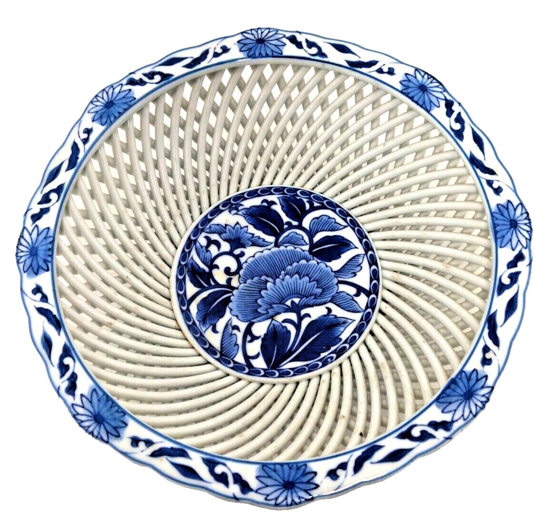Japanese Kinpo Hasami Lattice Woven Porcelain Footed Bowl Blue White ...