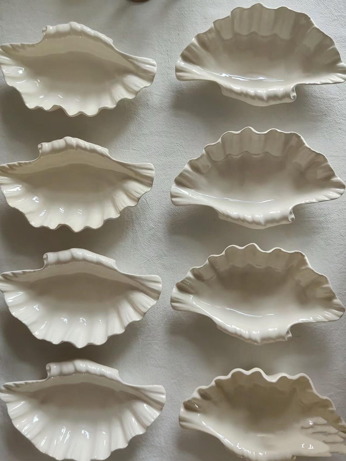English White Leedsware Royal Creamware Shell Shape Trinket Pin or ...