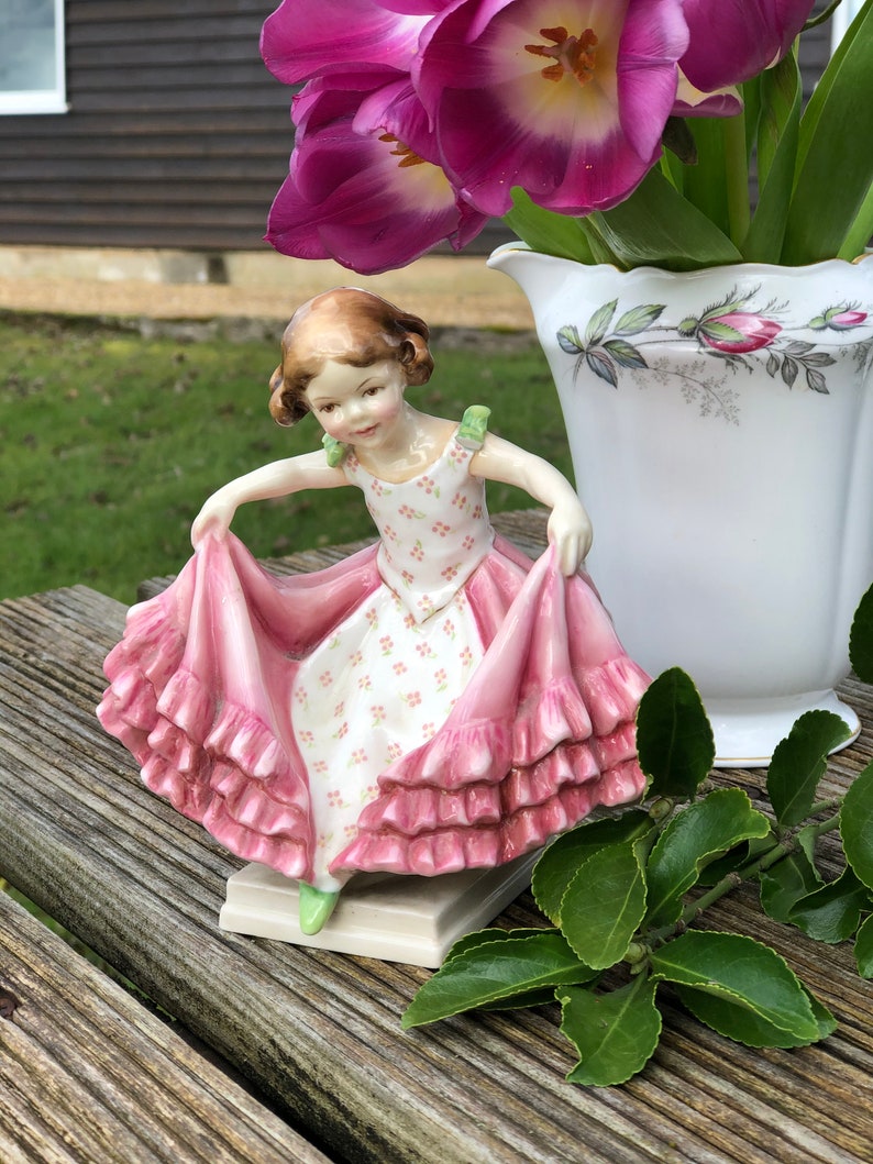 Royal Worcester Freda G Doughty 1940s Figurine the Curtesy Young Girl ...