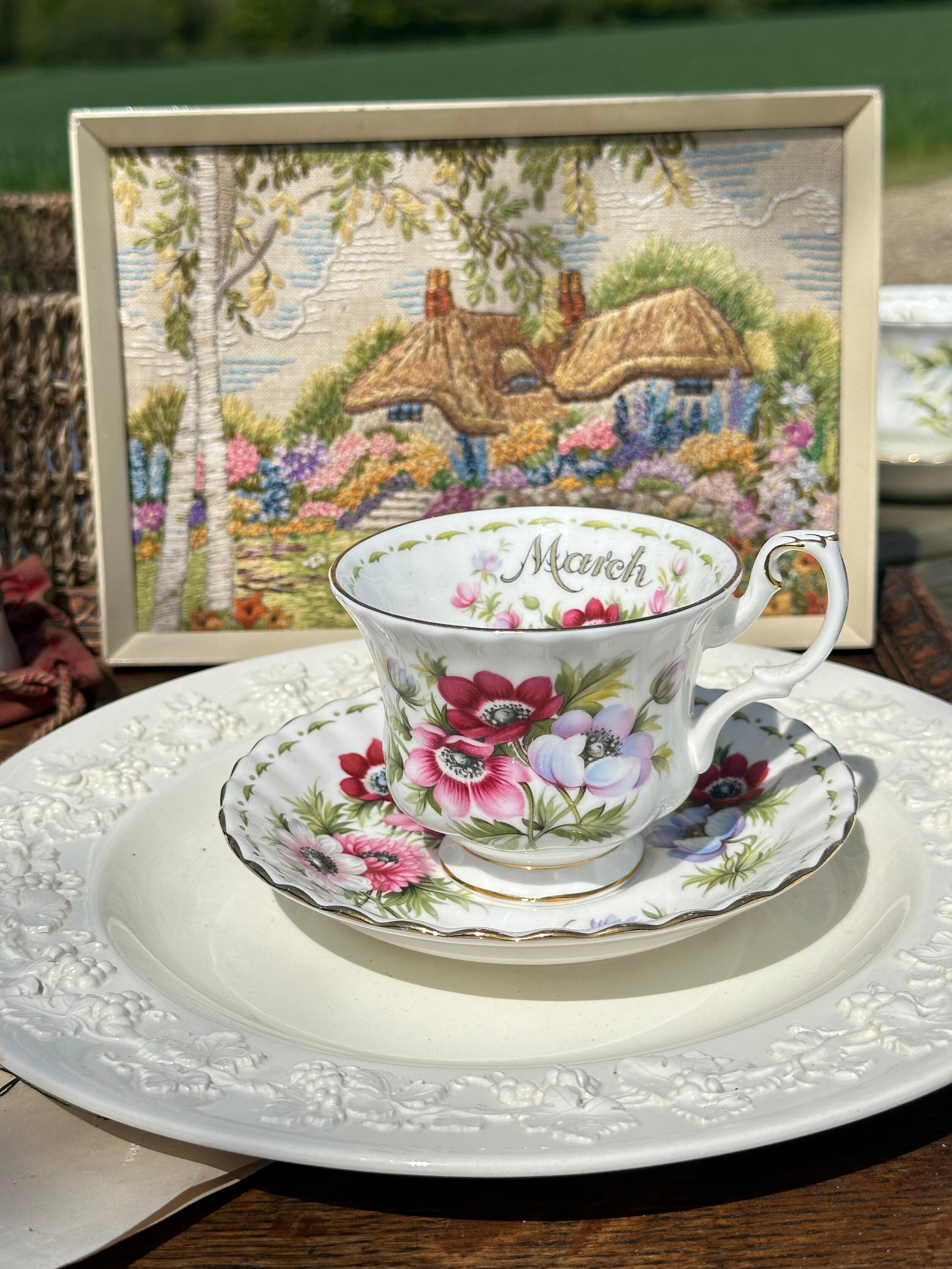 Royal Albert Flower of the Month Tea Cup and Saucer / Jan Dec - Etsy