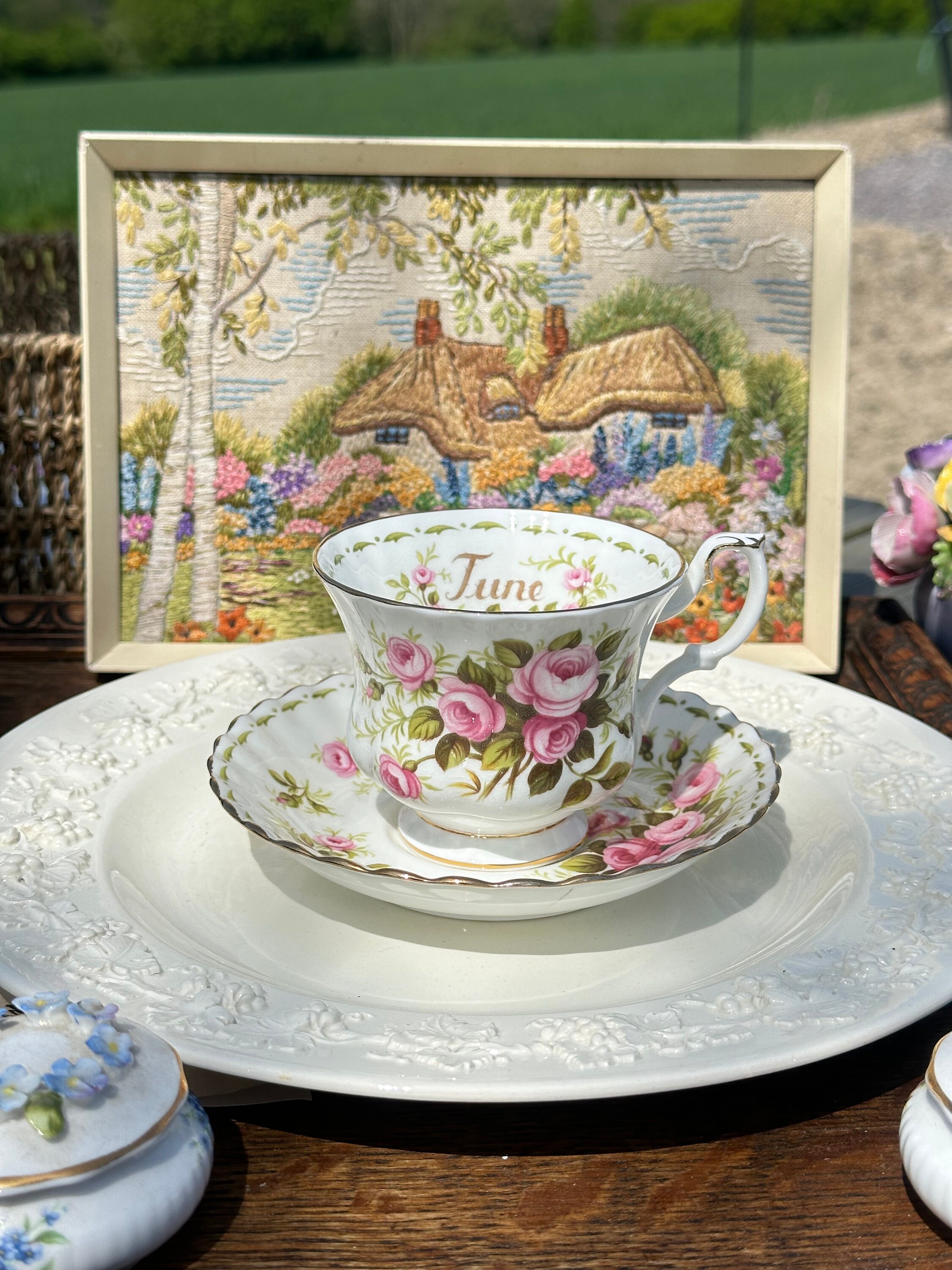 Royal Albert Flower of the Month Tea Cup and Saucer / Jan Dec - Etsy