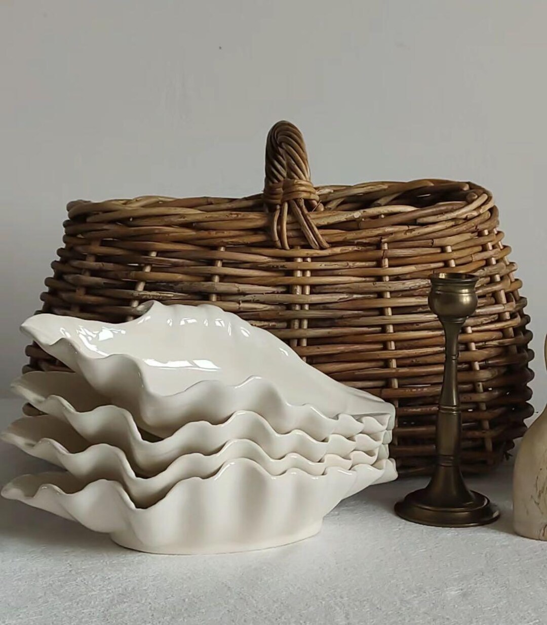 English White Leedsware Royal Creamware Shell Shape Trinket Pin or ...