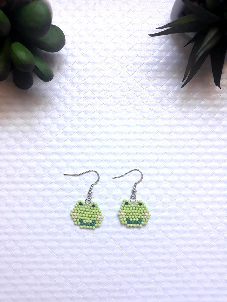 Beaded Frog Earrings,earrings in Green,cute Little Frogs - Etsy