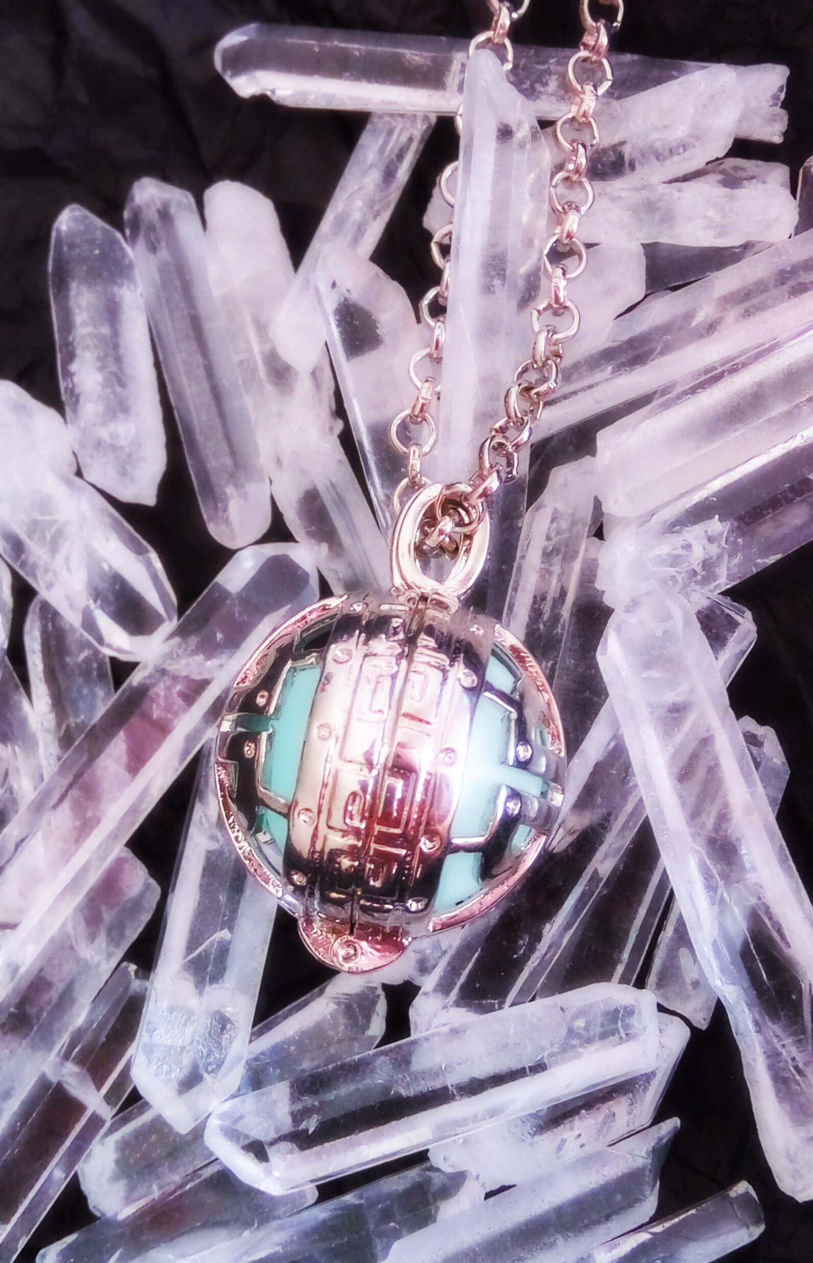 Dwemer Pendant Dwarven Relic Necklace Glow in the Dark Locket Glowing ...