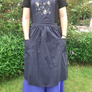 Personalized Embroidered Apron for Women, Flower Garden Embroidered ...