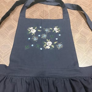 Personalized Embroidered Apron for Women, Flower Garden Embroidered ...