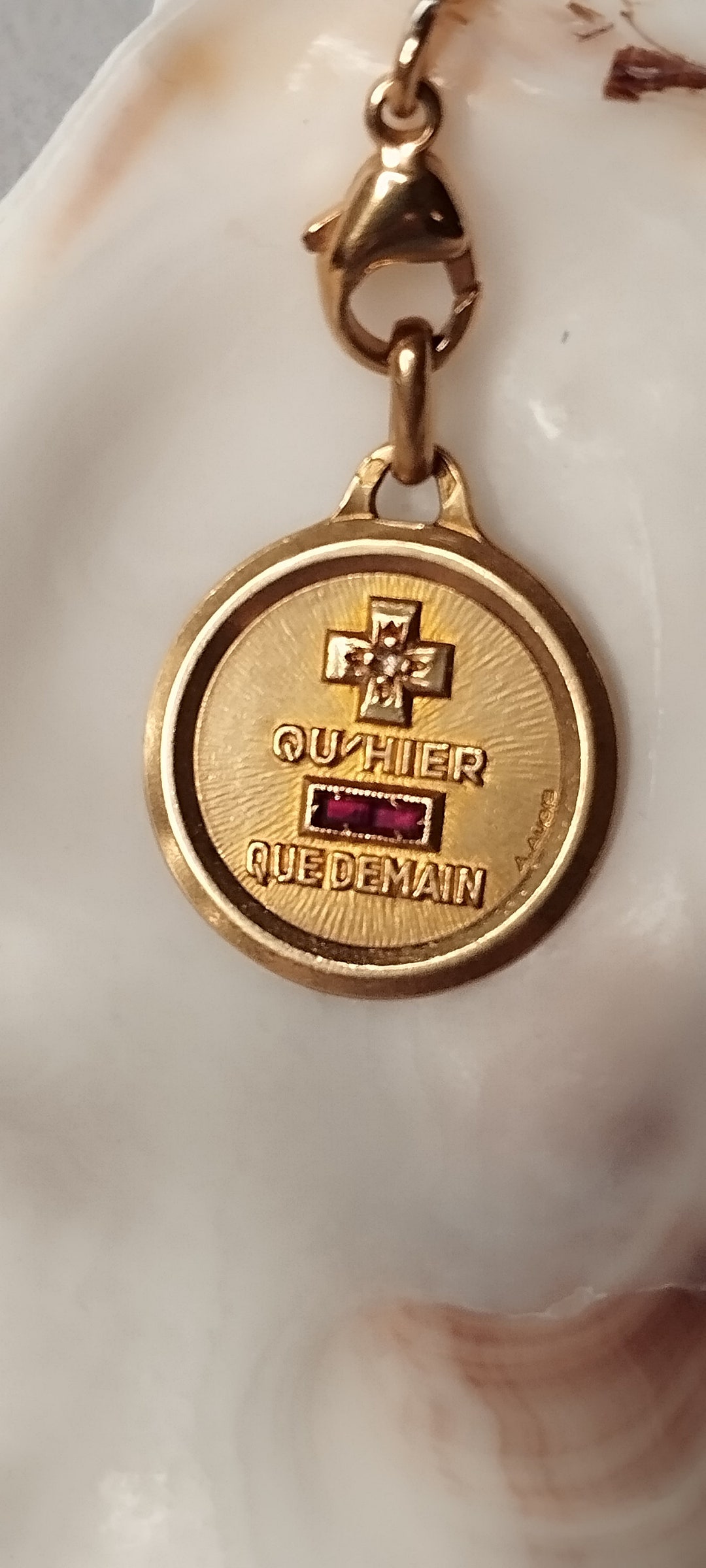 French 18 Cts Gold Love Vintage Augis Charm Qu'hier Que - Etsy