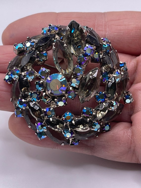 Large vintage *juliana blue - Gem