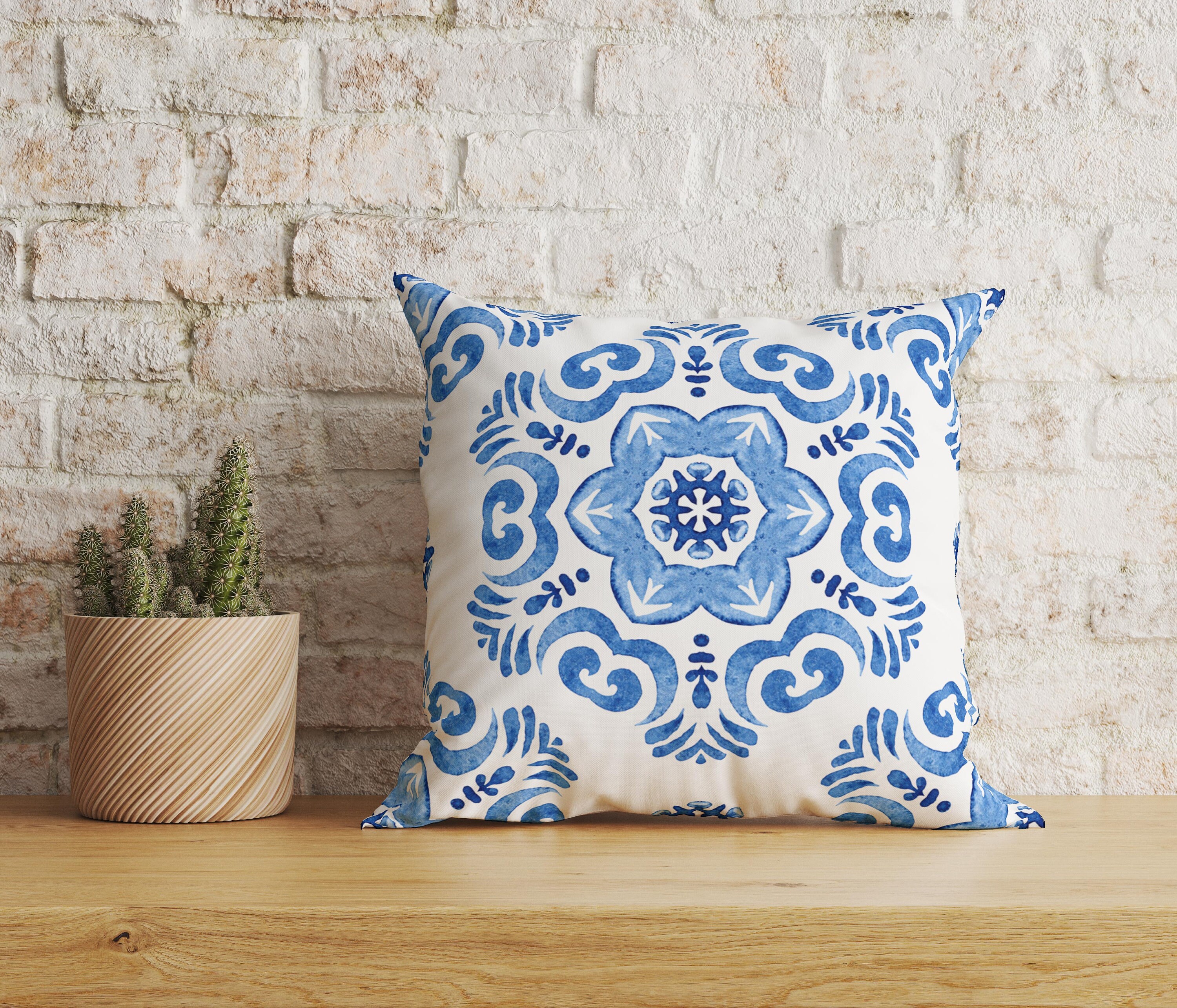 Blue Cushion Covers UK, Blue Floral Pattern Pillowcase, Abstract Damask ...