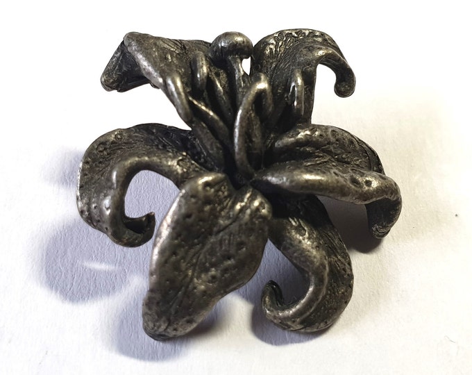 Pewter Lily Button. Unusual Shape With Good Detail. Thought to Be 1980s ...