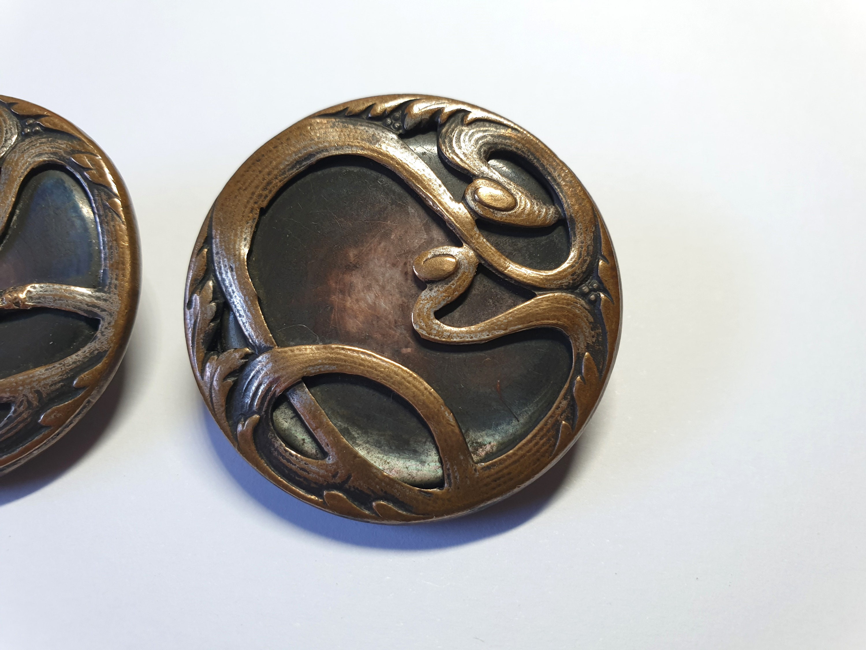 1 Art Nouveau Button With White Metal Swirls Over Mother of Pearl ...