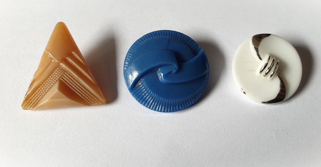3 Celluloid Buttons, Circa 1940s, White With Silver 3/4 Inch, Blue ...