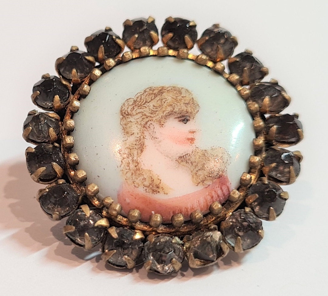 Porcelain 19th Century Antique Button With Purple Paste Border. Painted ...