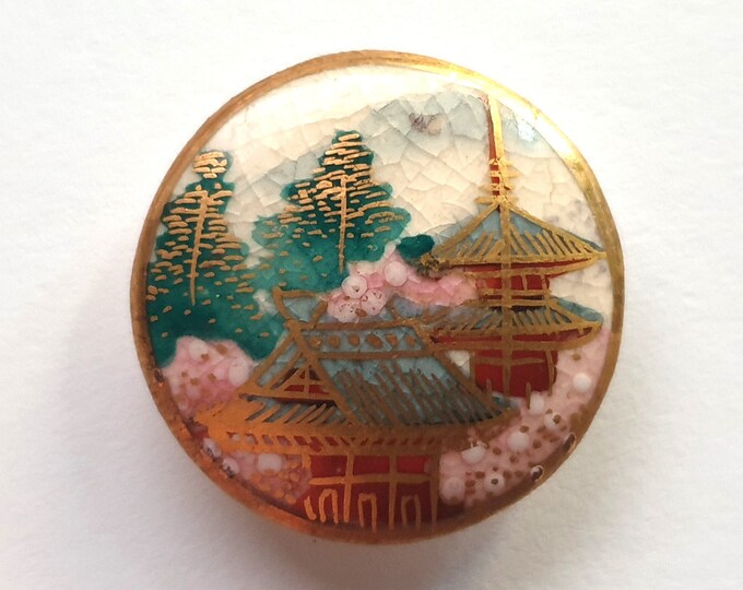 1 1800s Japanese Satsuma Button Decorated in 22 Carat Gold. Pagoda ...