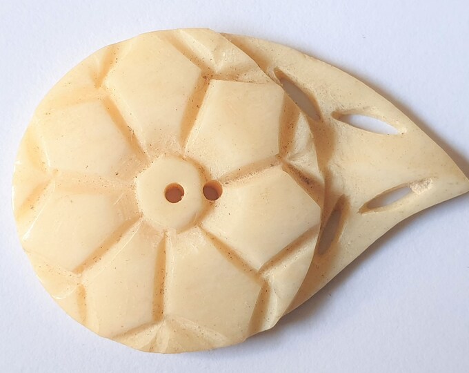 1 Hand Carved Horn Button Believed to Be Indian. Sunflower Design ...