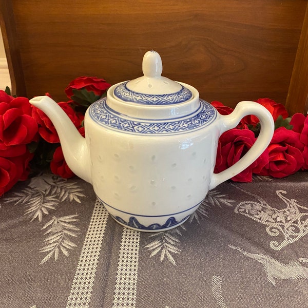 Blue Willow Teapot - Etsy