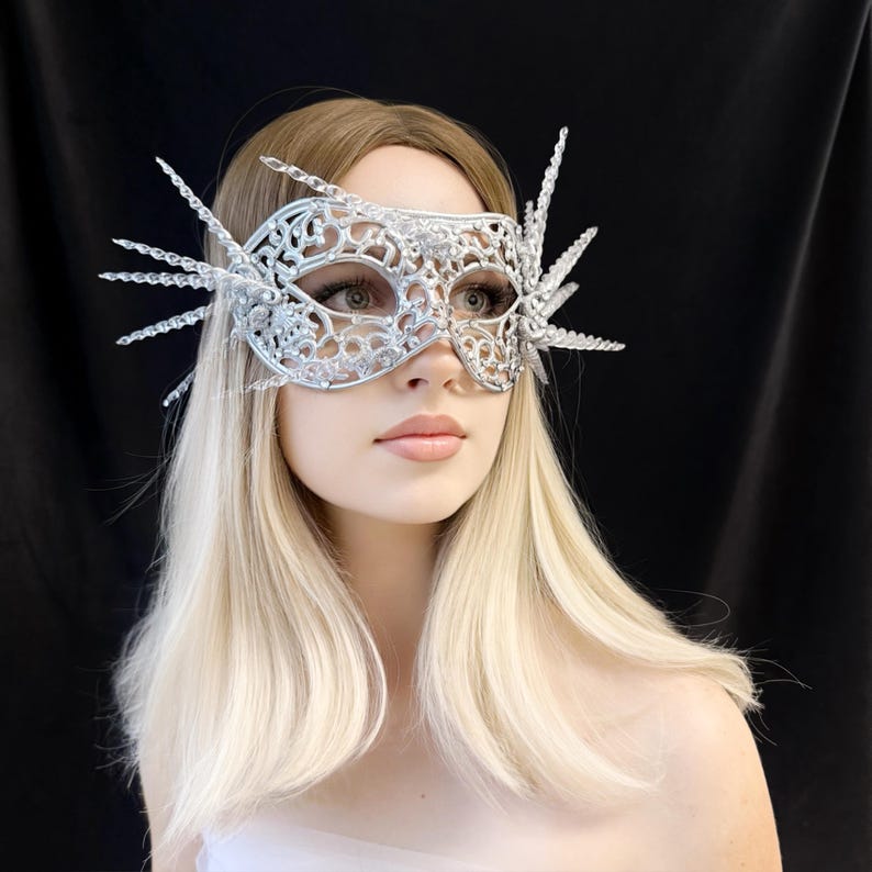 Snow Queen Halo Crown, Ice Queen Headpiece, Cristal Headdress - Etsy ...