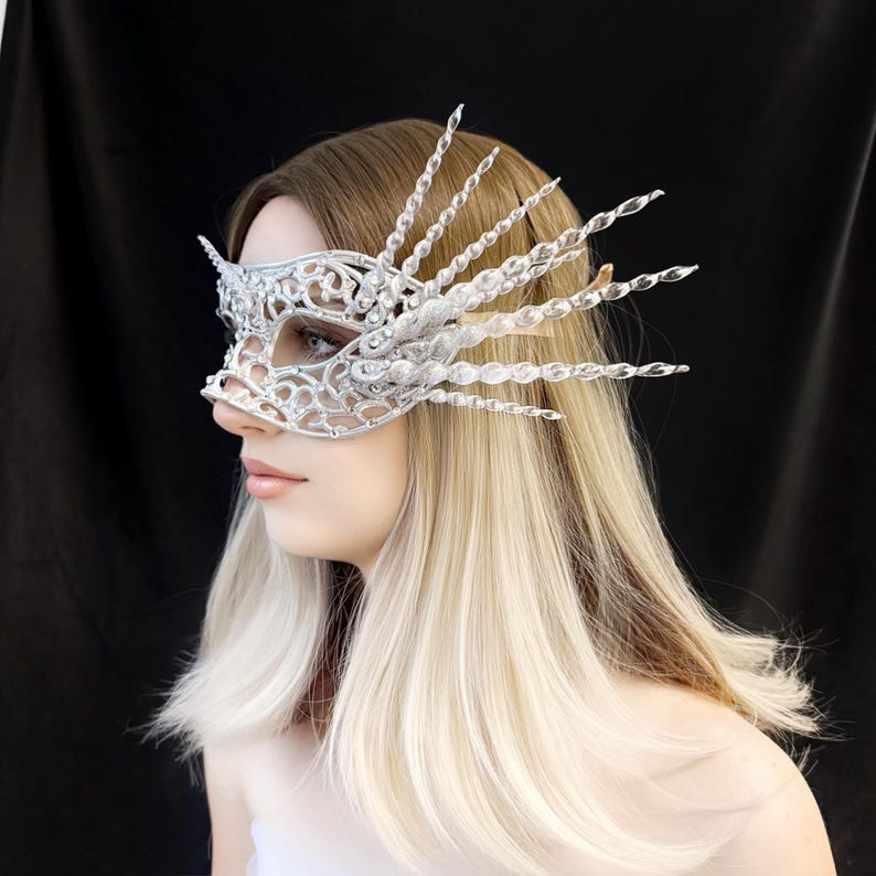 Snow Queen Halo Crown, Ice Queen Headpiece, Cristal Headdress - Etsy ...
