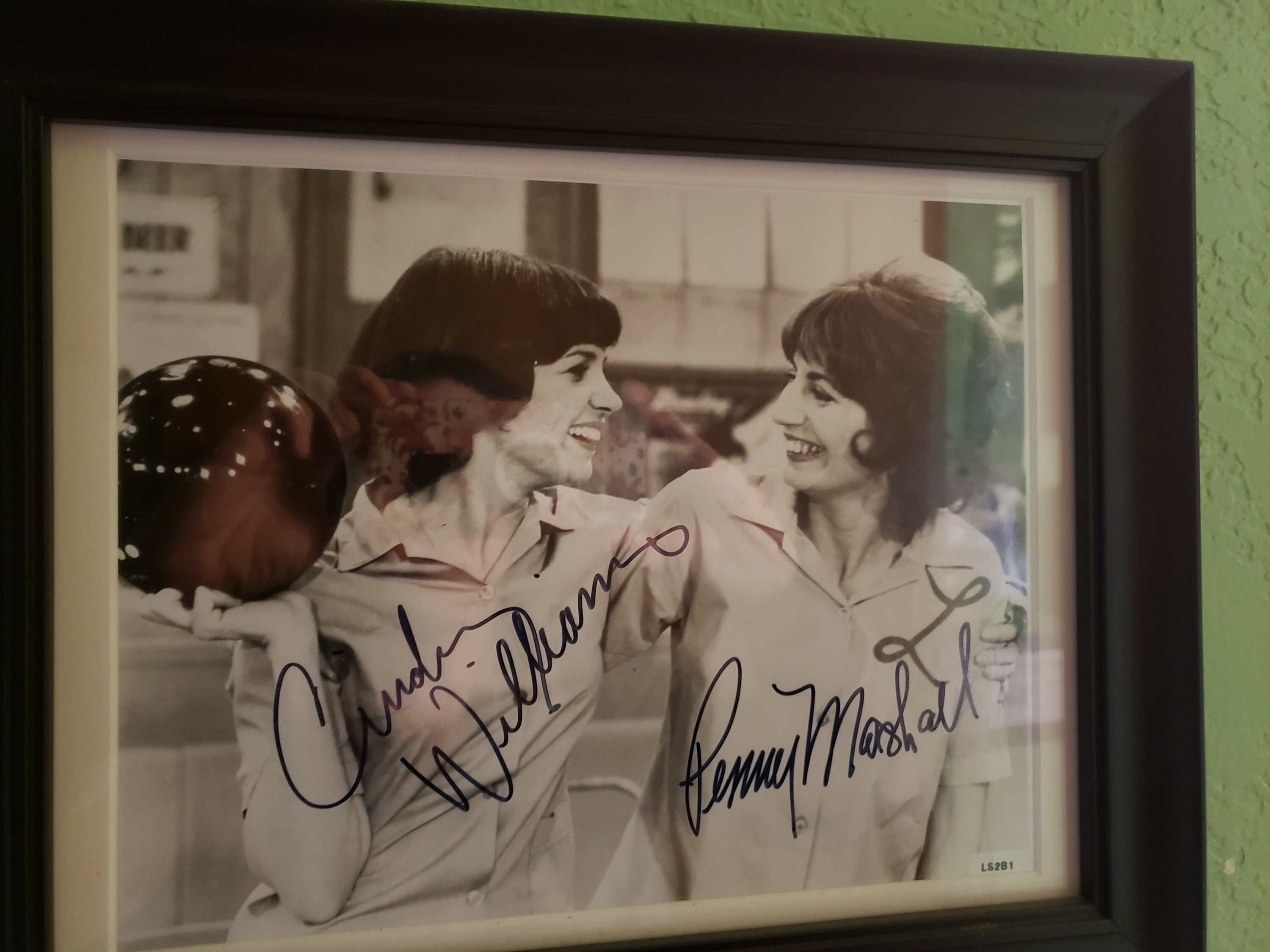 Laverne and Shirley Autographed Print - Etsy