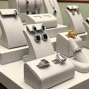 Deluxe Jewelry Display Luxury Jewelry Showcase Display Set Suede ...