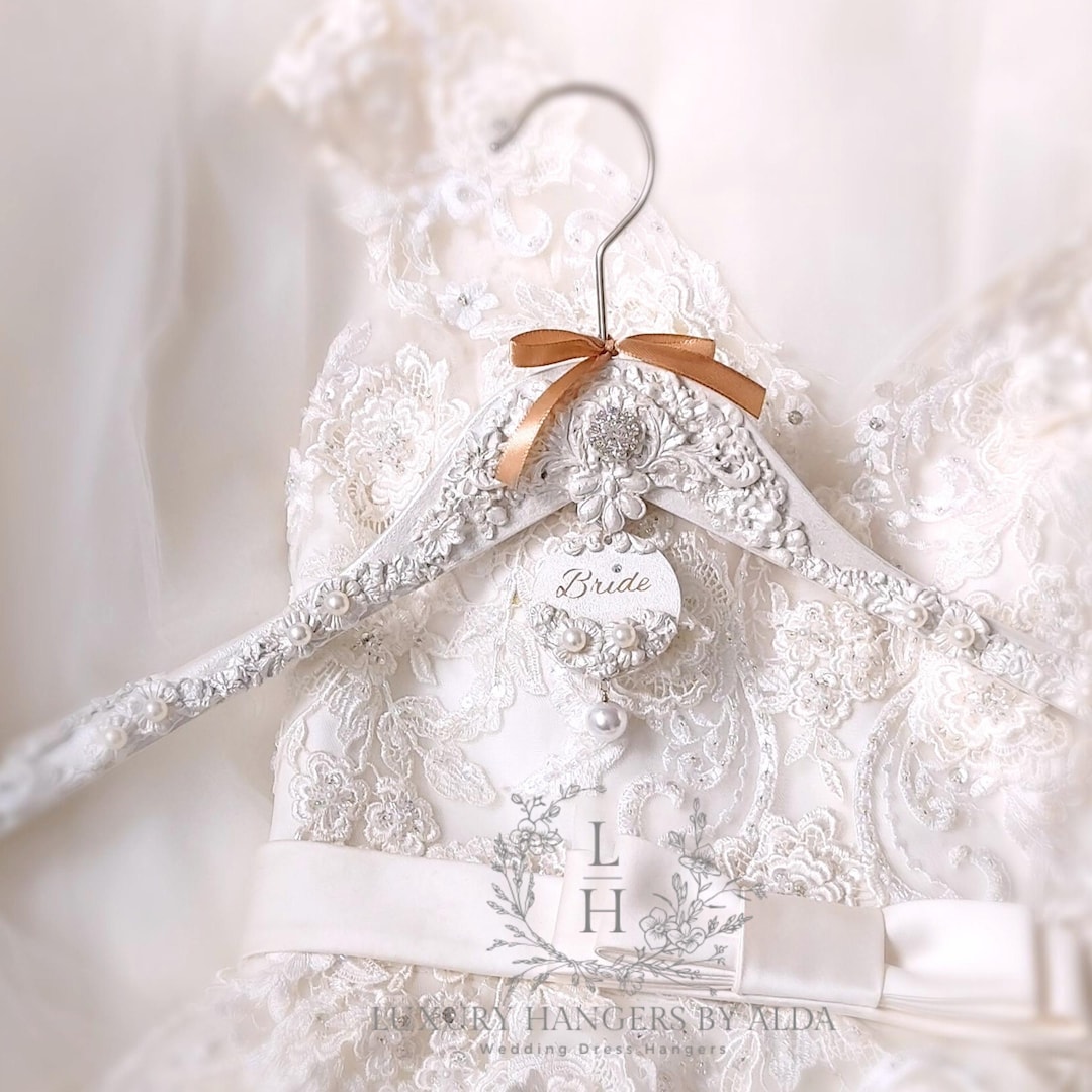 Luxury Pearl Embellished Wedding Dress Hanger With Dangling ...