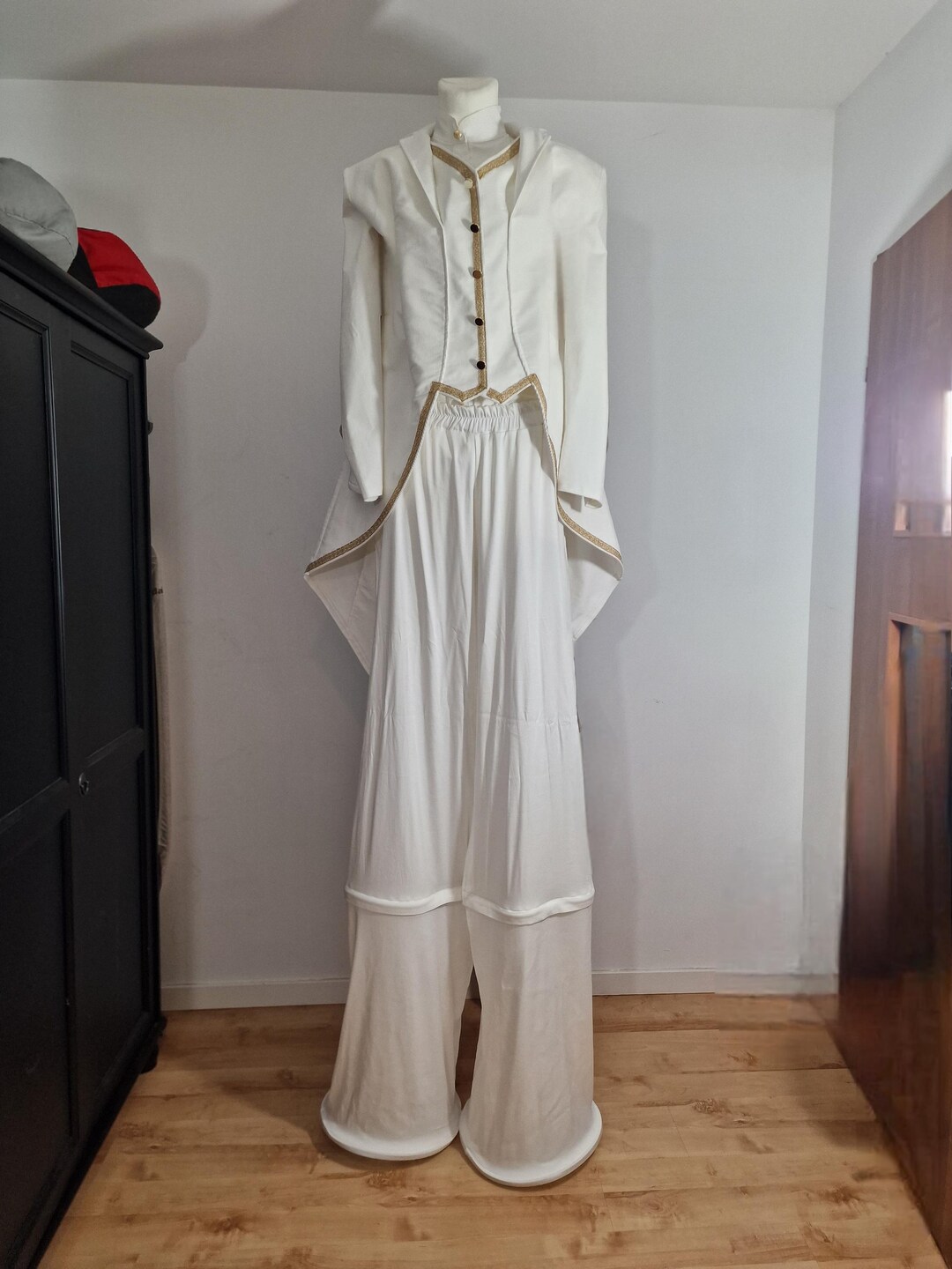 Adjustable Stilt Walker Costume - for Man - Adjustable and Detachable ...