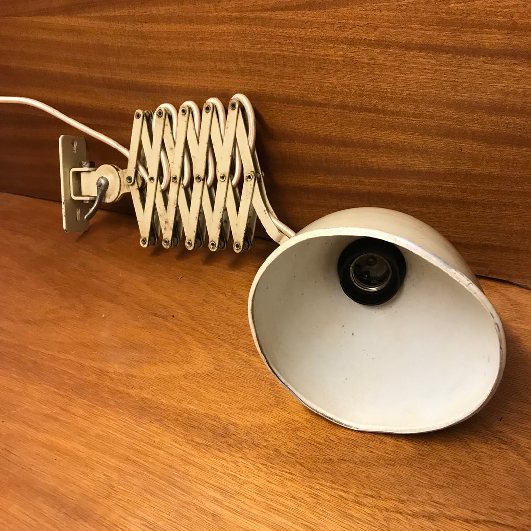 Vintage Mid Century Extendable Wall Mounted Desk/lamp Cream Metal ...