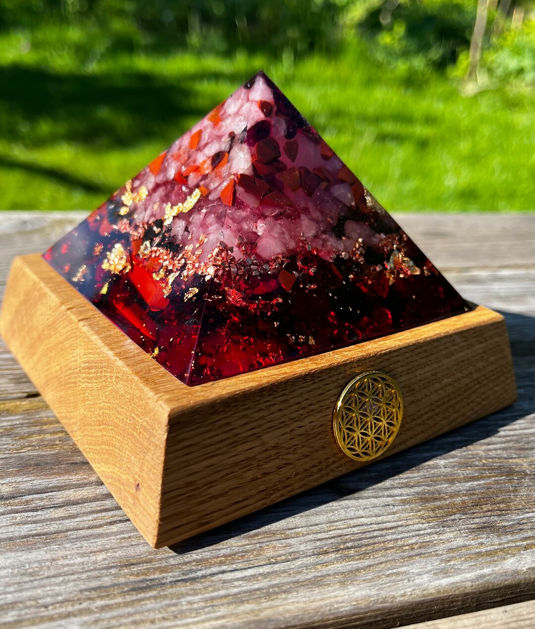 Orgonite Pyramid Crystal Root Chakra (with Stand Made of Oak Wood ...