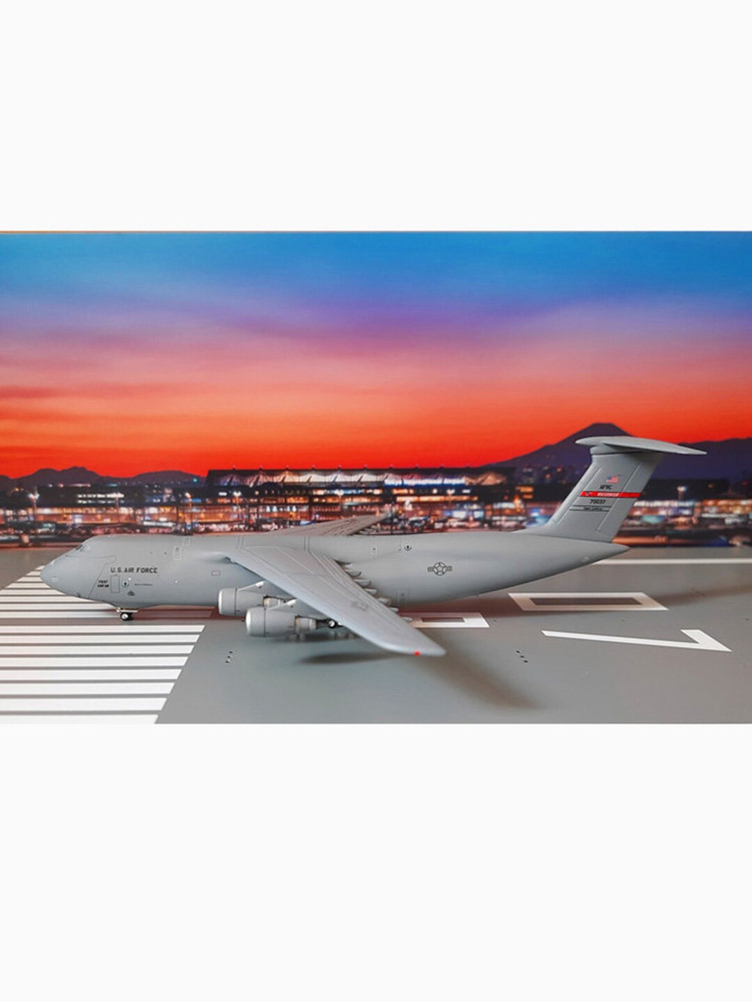 1: 400 Scale US Air Force Galaxy Transport Aircraft C-5M, GMUSA098 ...