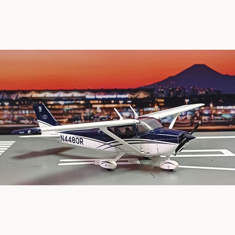Die Cast 1:72 Ratio Cessna 172, American Flight Training School ...