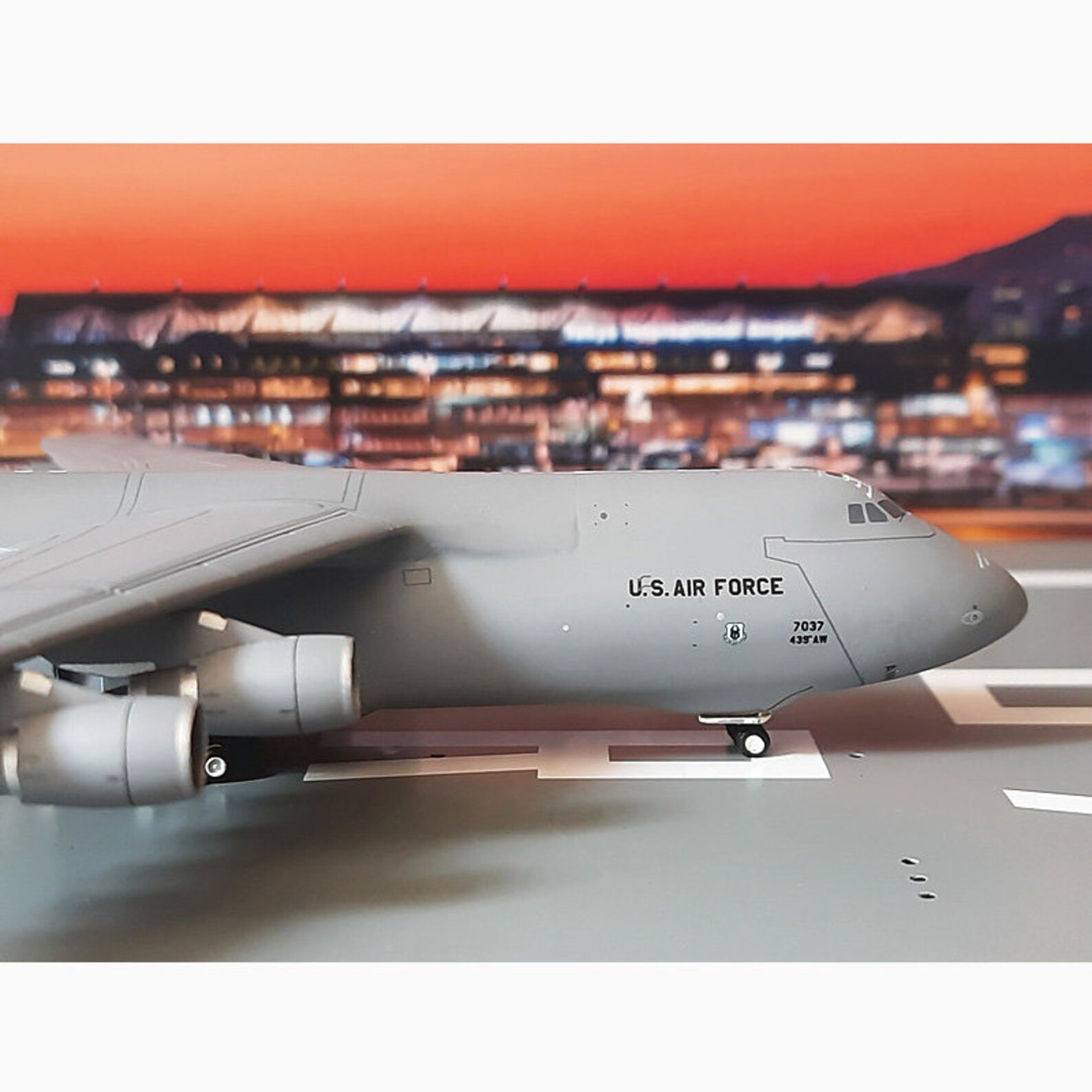1: 400 Scale US Air Force Galaxy Transport Aircraft C-5M, GMUSA098 ...
