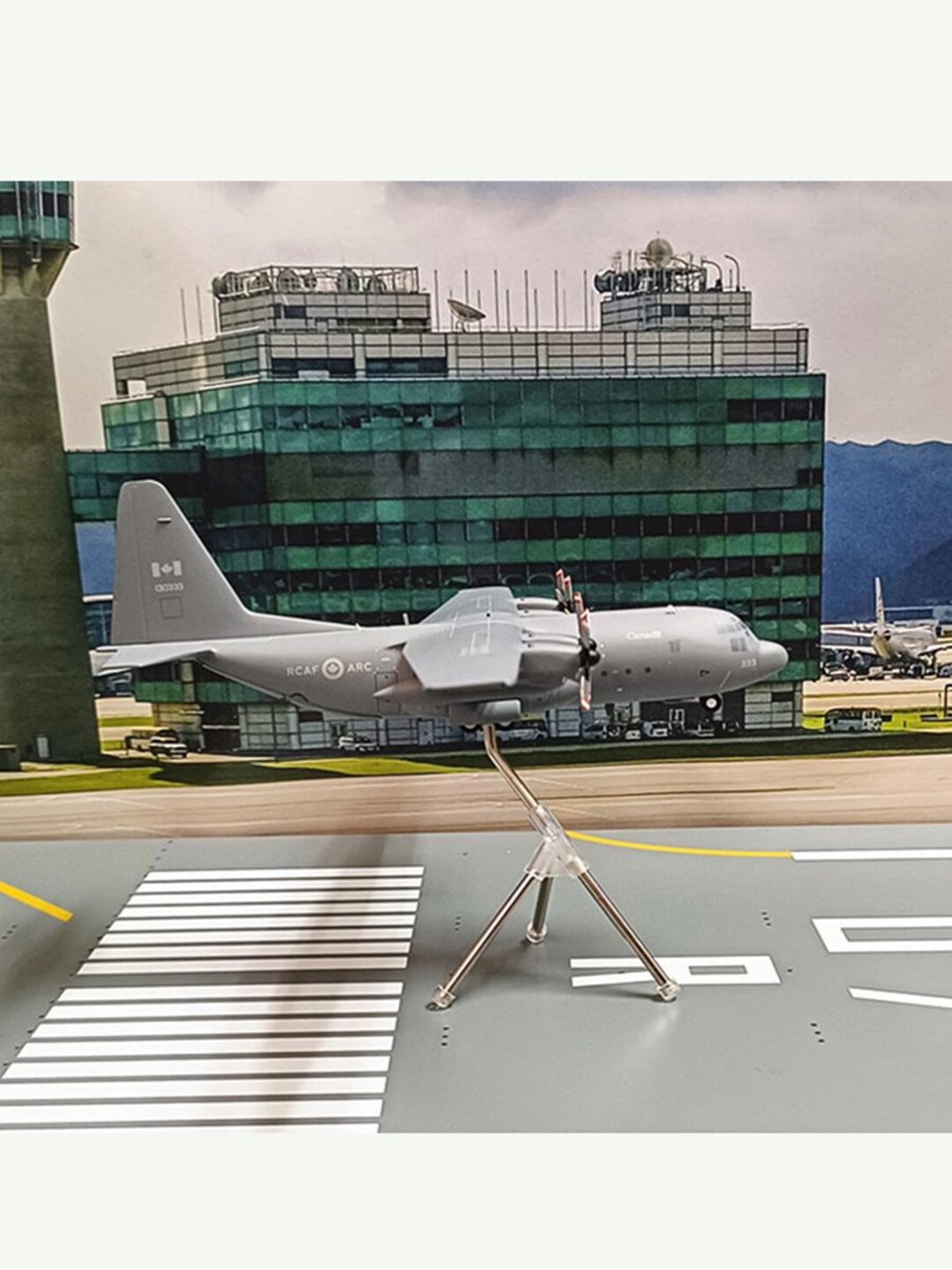 Die Cast 1:200 Scale Aircraft Model, Royal Canadian Air Force CC-130 ...