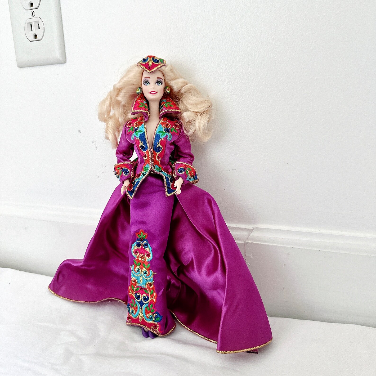 VINTAGE ROYAL SPLENDOR the Presidential Porcelain Barbie Rare - Etsy