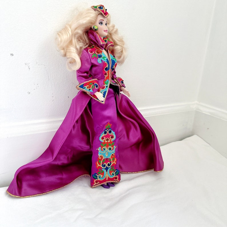 VINTAGE ROYAL SPLENDOR the Presidential Porcelain Barbie Rare - Etsy