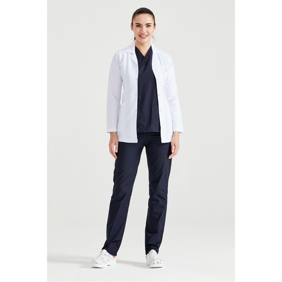 Women's Medical White Lab Coat, Doctor Dentist Surgeon Pharmacist ...