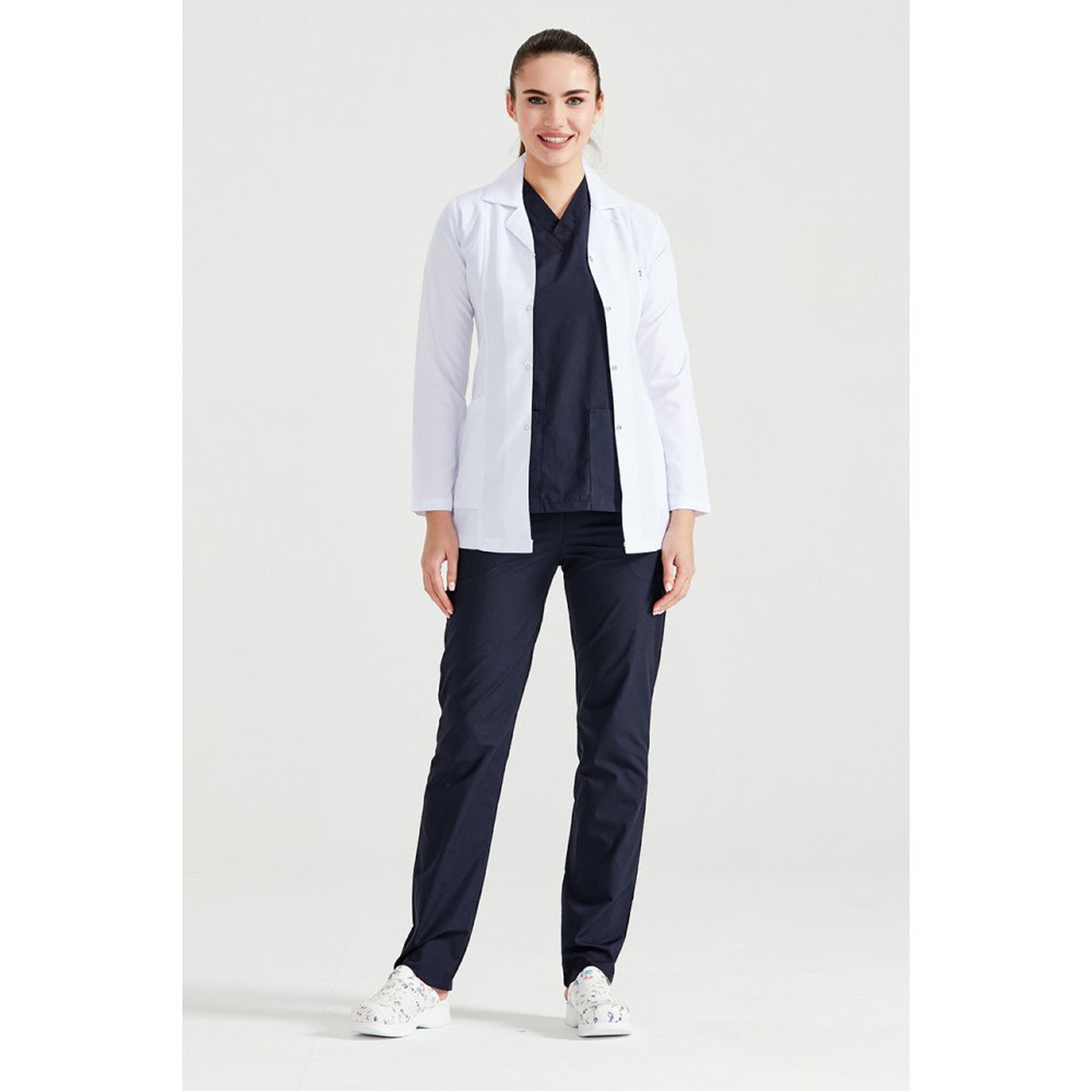 Women's Medical White Lab Coat, Doctor Dentist Surgeon Pharmacist ...