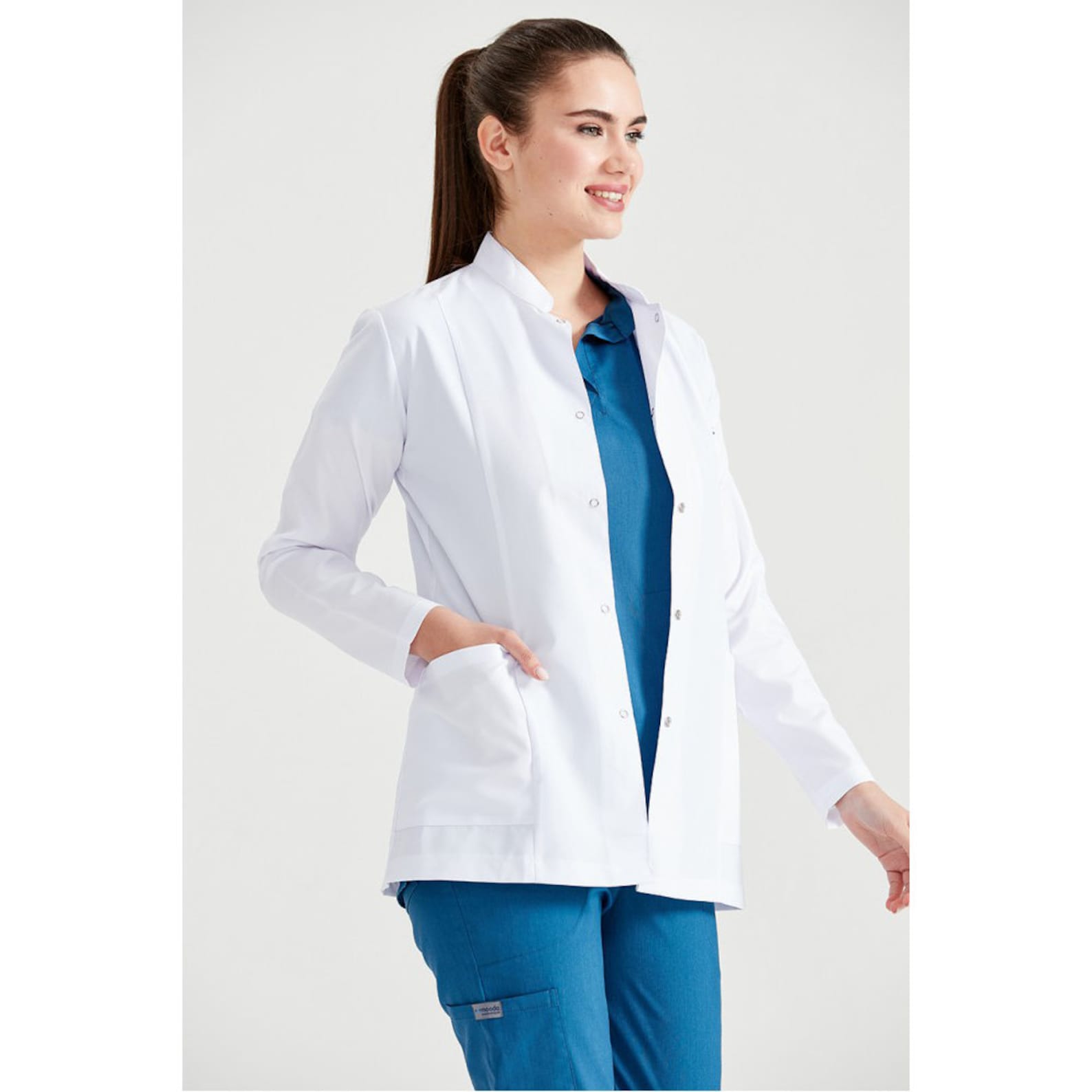 Women's Medical White Lab Coat, Doctor Dentist Surgeon Pharmacist ...
