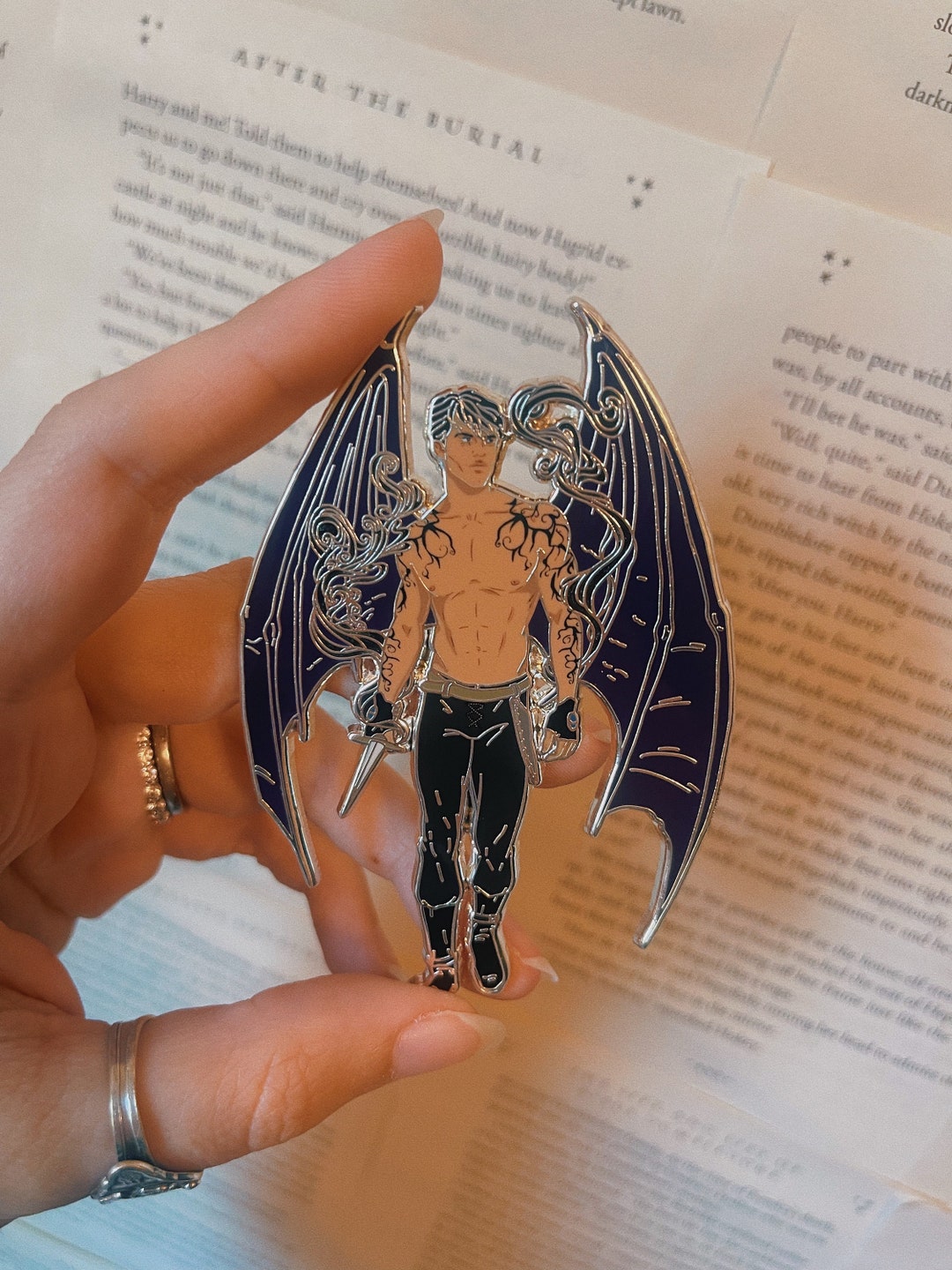 Shadowsinger LE ACOTAR Pin - Etsy
