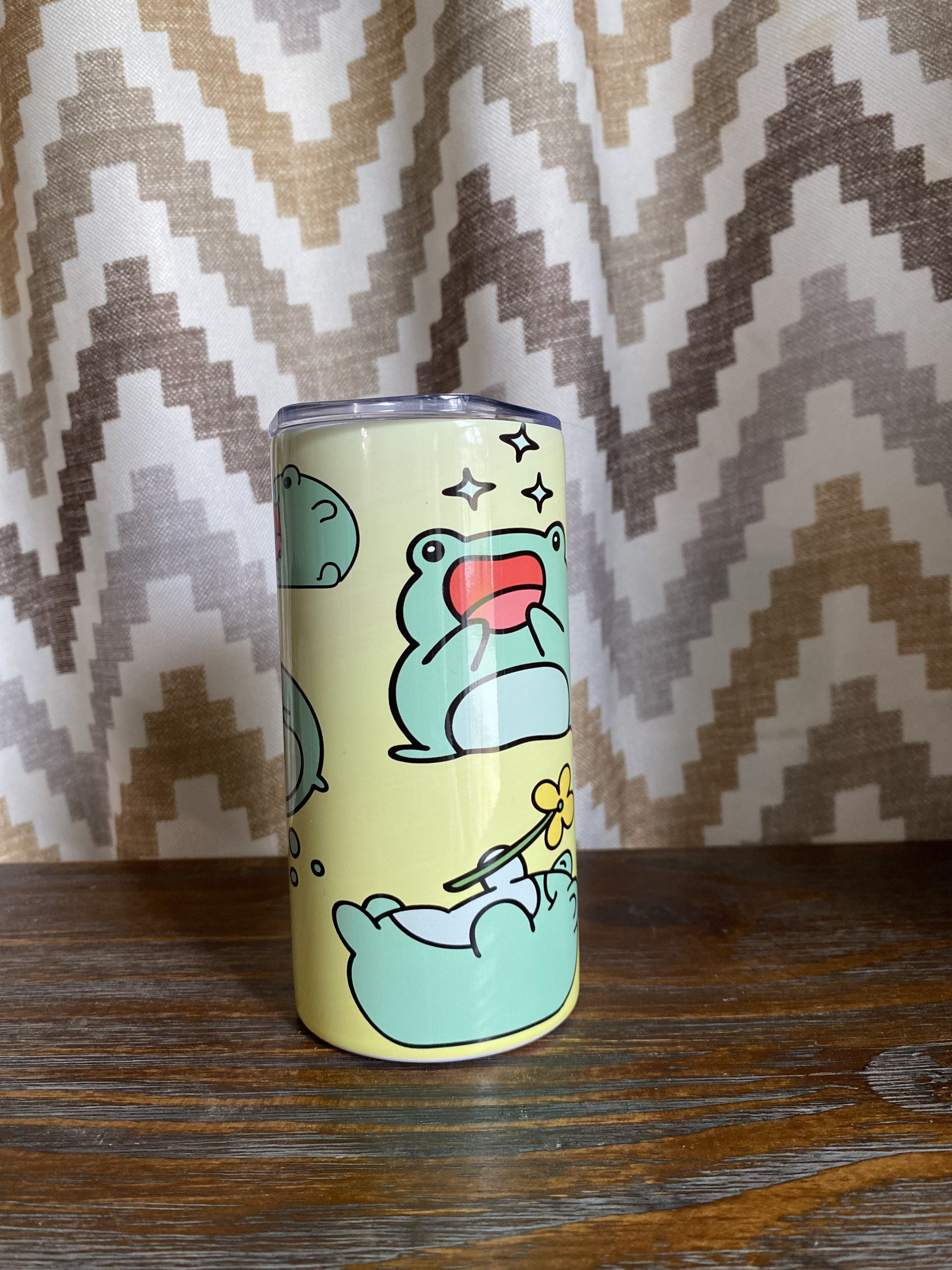 12 Oz Kawaii Frogs. Adorable Cartoon Frogs on Small Travel Cups. Keep ...