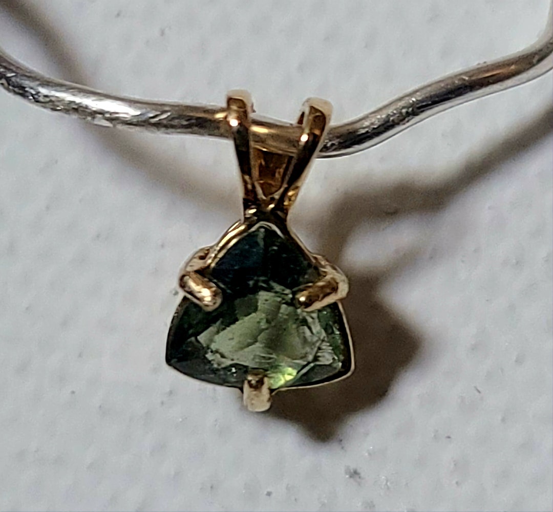 Trillion Faceted Moldavite Pendant on Solid 14k Gold (chipped Side) - Etsy